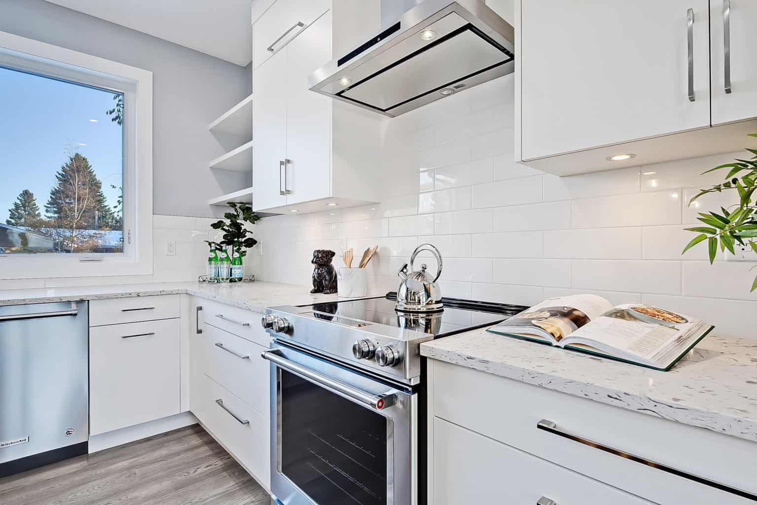 Kitchen & Bathroom and Cabinet Showroom in Calgary