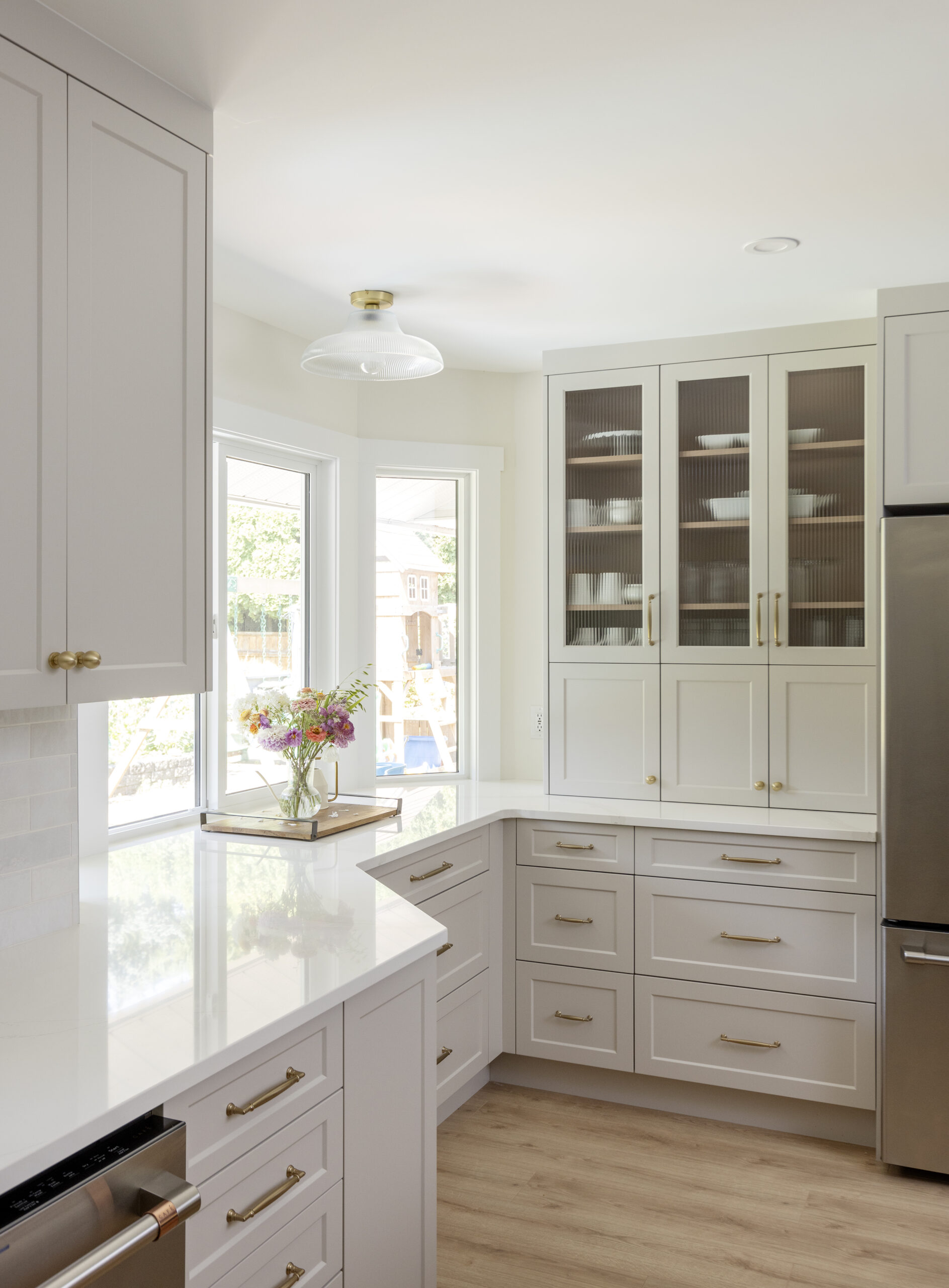 Choosing the Best Cabinet Finish for Your Kitchen: A Guide
